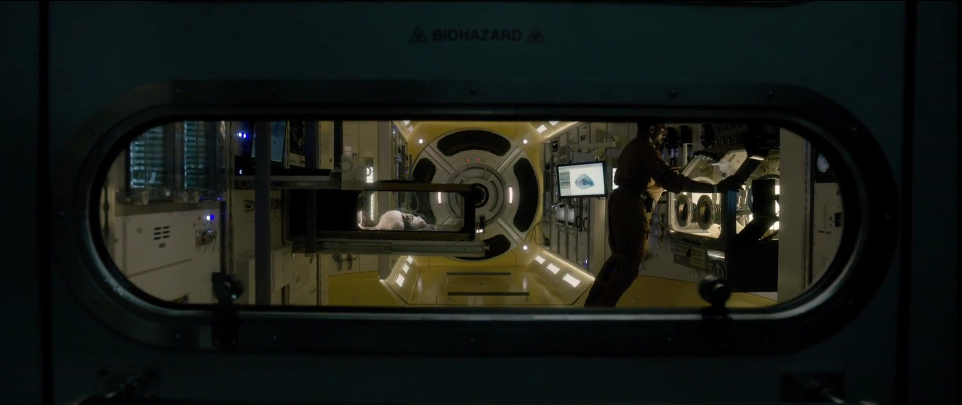 Life (2017) – Review – Cinema from the Spectrum