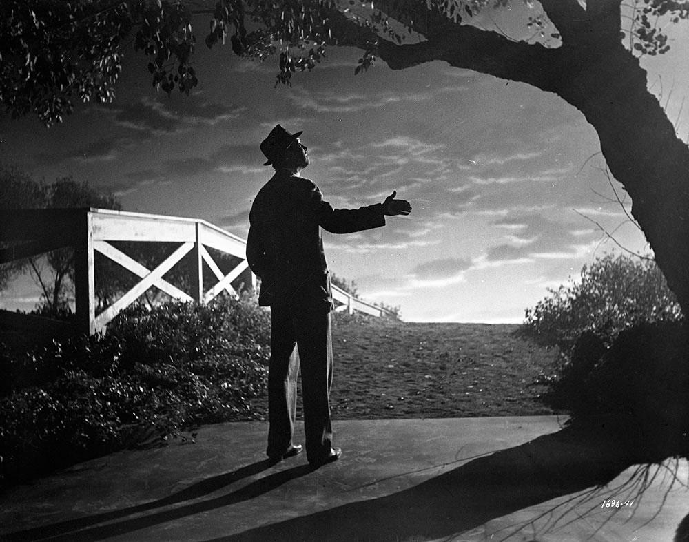 Harvey – Review – Cinema from the Spectrum